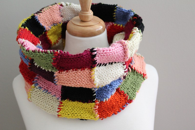 Ravelry: Reversible Patch Cowl pattern by Vanessa Cayton