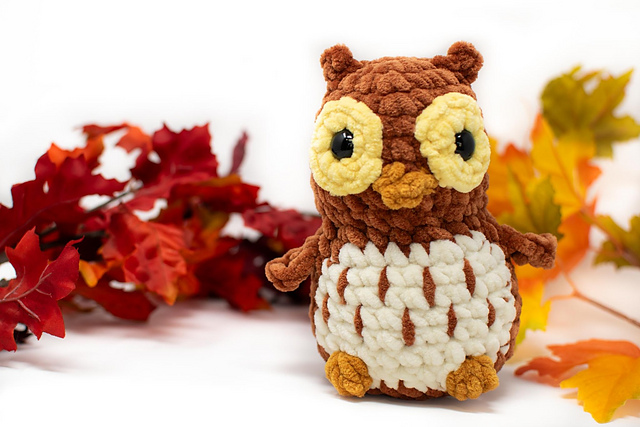 Ravelry: Sophia the Owl Low-Sew Amigurumi pattern by Julia Simpson