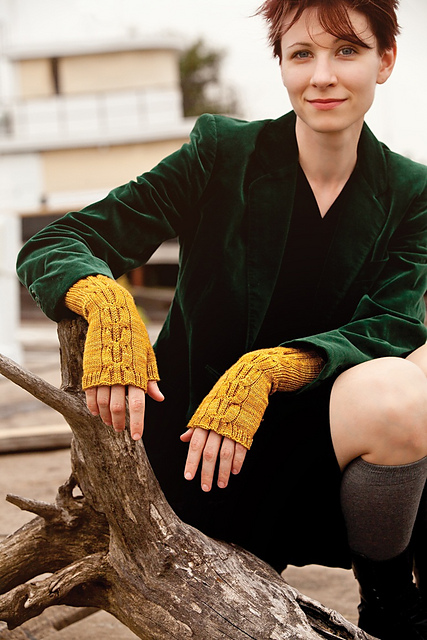 Ravelry: Brit pattern by Ann Weaver