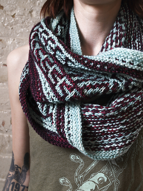 Ravelry: Mosaic Cowl pattern by Ann Weaver