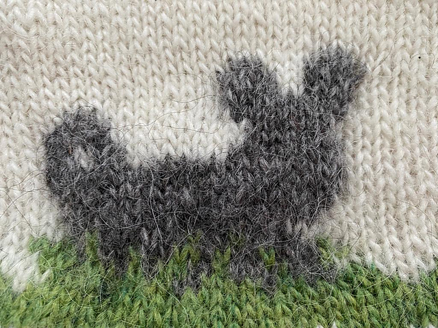 Ravelry: Lying pumi pattern by Jutta Törnqvist