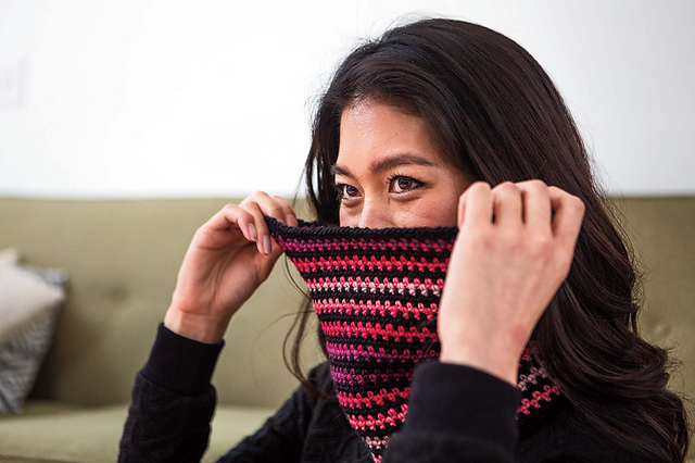 Ravelry: Facets Cowl pattern by Ruth Nguyen