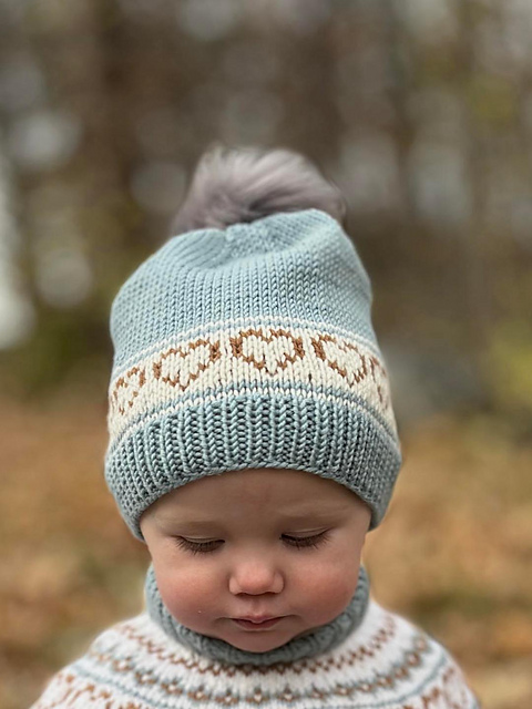 Ravelry: Hjerteknuser Lue pattern by Wenche Steffensen