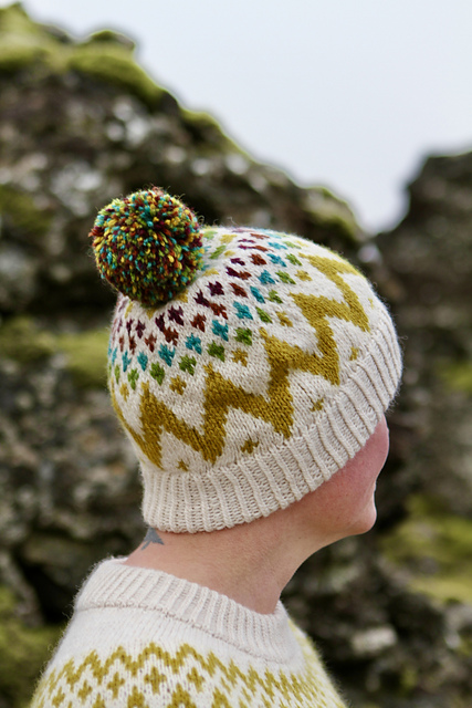 Ravelry: Lindu Húfa pattern by Stephen West