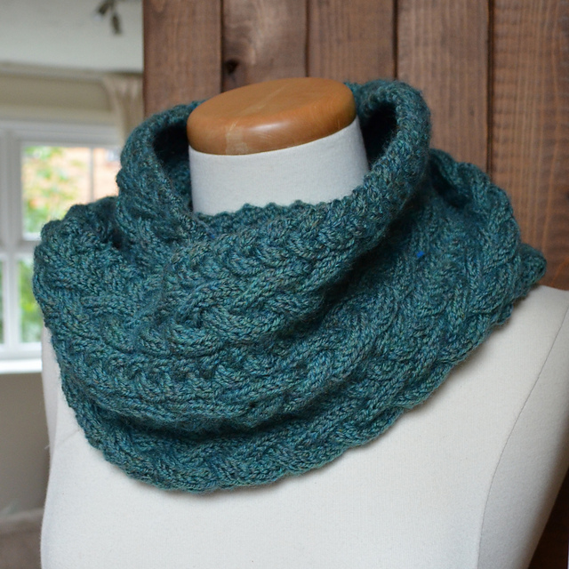 Ravelry: whatdelilahdid's Liesl Cowl, Spruce