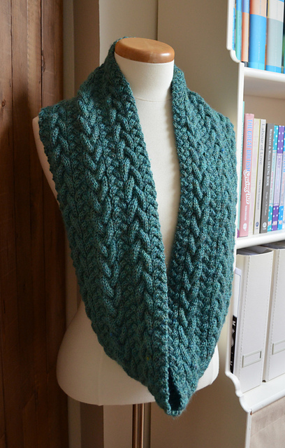 Ravelry: whatdelilahdid's Liesl Cowl, Spruce