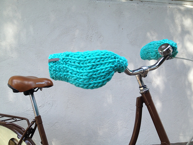 Ravelry: Biking Hand Mufflers pattern by Lone Eidseth