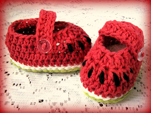 Ravelry: wiLDaBoUtCoLoR's bABy wATeRMeLOn ShOEs