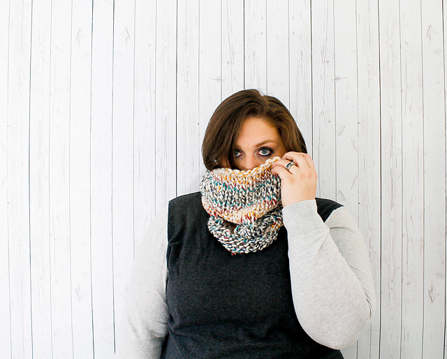 Ravelry: Sadie Cowl pattern by Heather Riley