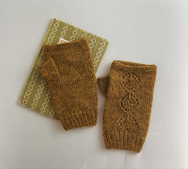 Ravelry: Handwarmers with Circle Pattern pattern by Nihon Vogue (日本ヴォーグ社)