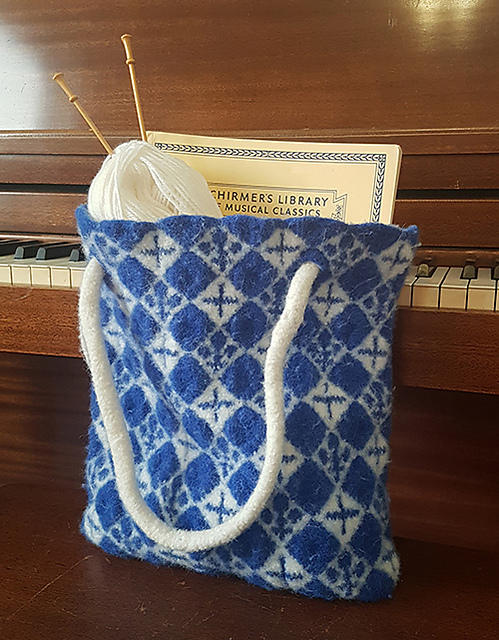 Ravelry: Valois pattern by Kathleen Sperling