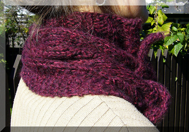 Ravelry: wolletraum's "Red Deer - Cowl"