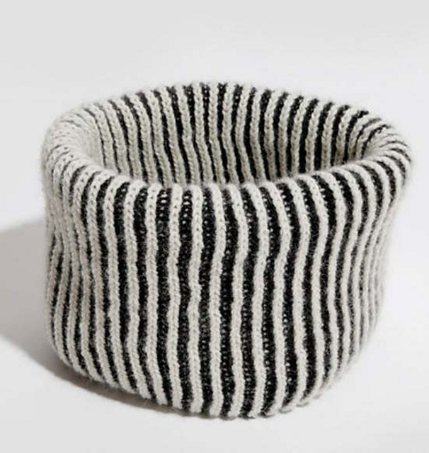 Ravelry: CURIOUS COWL pattern by Wool and the Gang