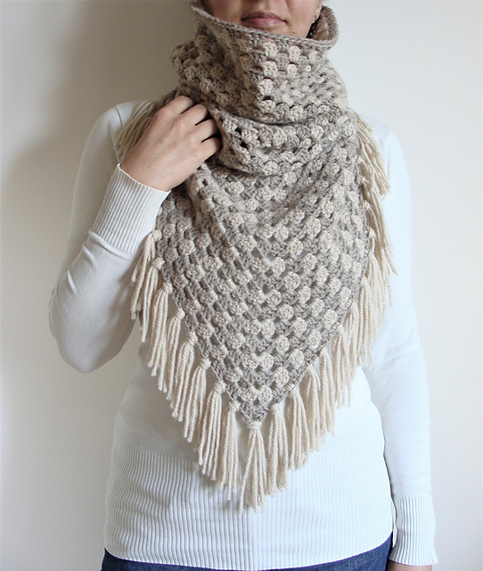 Ravelry: Triangular Cowl pattern by Woolfans