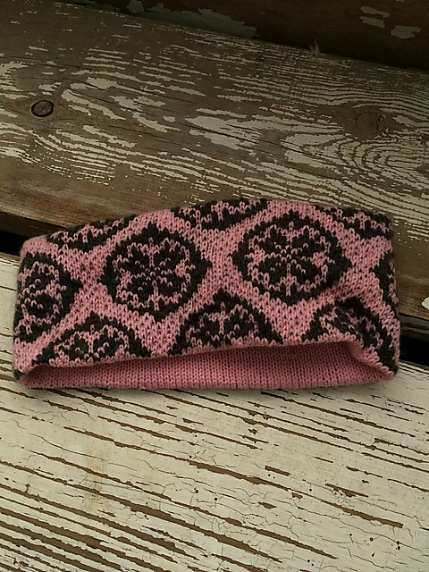 Ravelry: Celtic Clover Headband pattern by Cricket Toomey