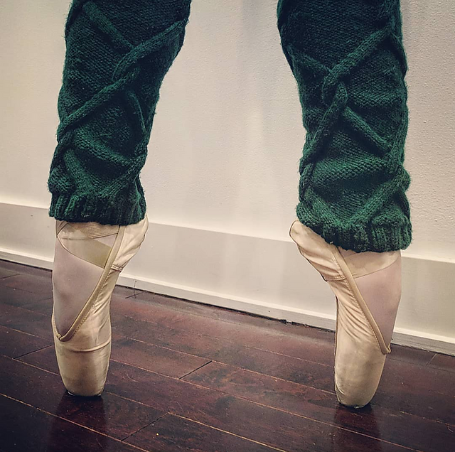 Ravelry: Lattice Leg Warmers pattern by Arianna Soloway