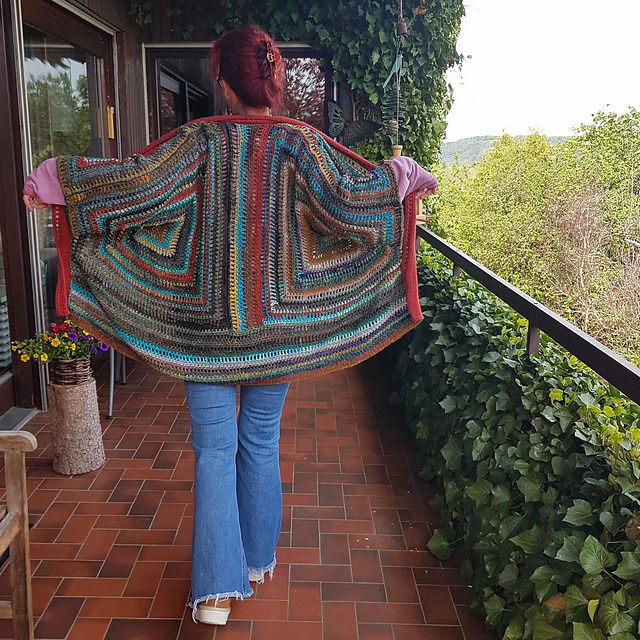 Ravelry: wuscheltigger's °~Hexagon Cardi~° Noro♡