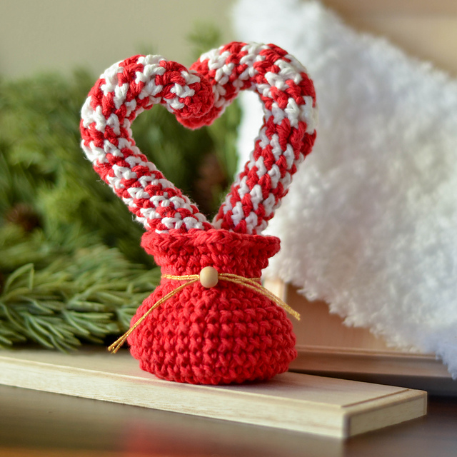 Ravelry: The Sweet Pouch Set pattern by Nora Xu