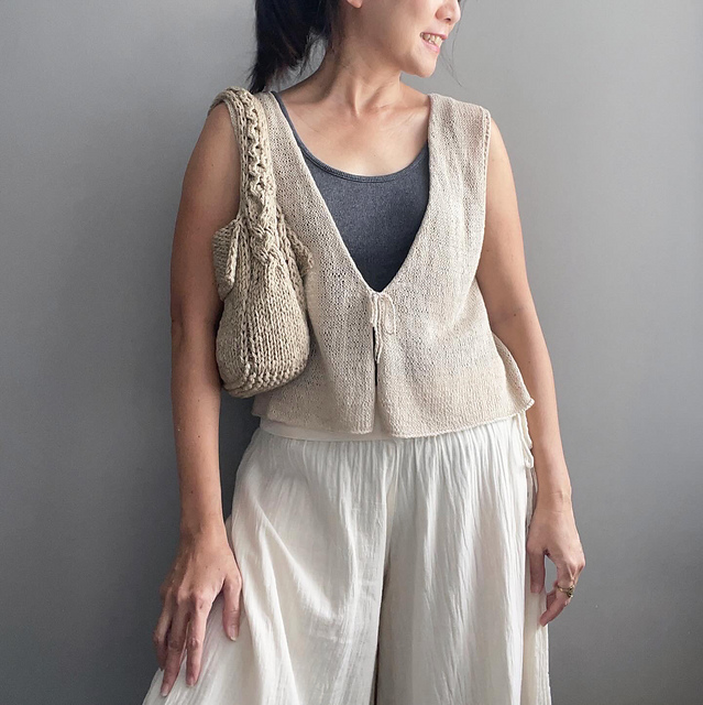 Ravelry: Minimalist Vest pattern by yamagara