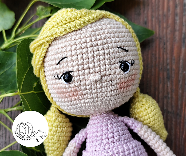Ravelry: Olivia doll pattern by yarn acadabra