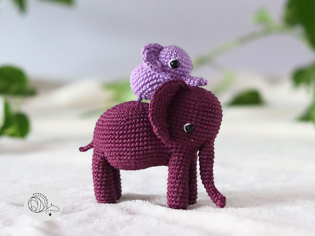 Ravelry: Elephant mother and baby pattern by yarn acadabra