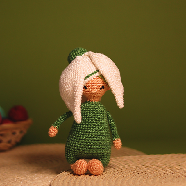 Ravelry: Snowdrop doll pattern by yarn acadabra