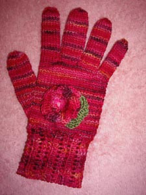 Ravelry: Geranium Gloves pattern by Ellene Warren