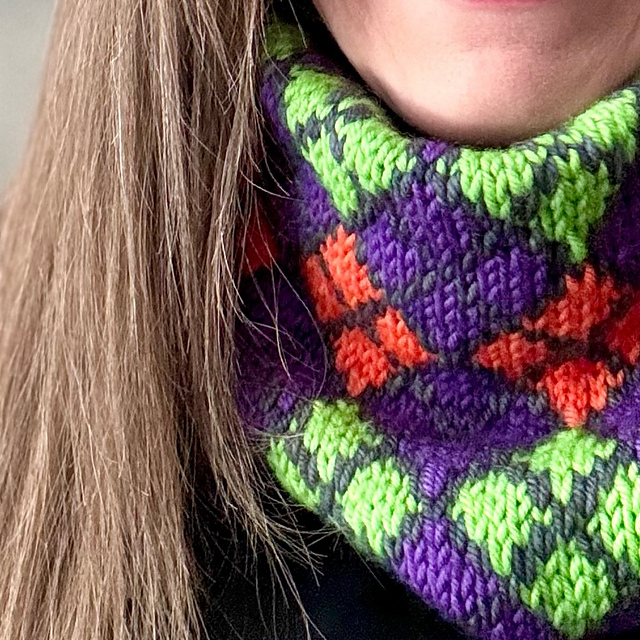 Ravelry: Creepy Crawly Cowl pattern by Christy Houghton