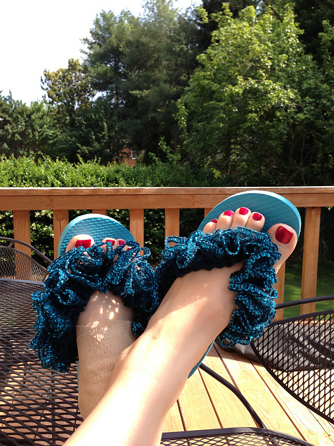 Ravelry: Fluff Flop pattern by Heather Weber