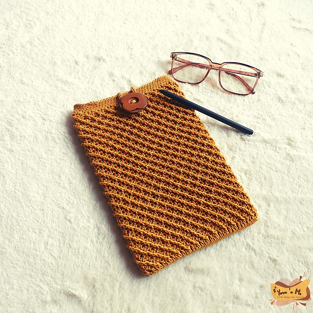 Ravelry: Diligence Tab Sleeve pattern by Raji Ashok