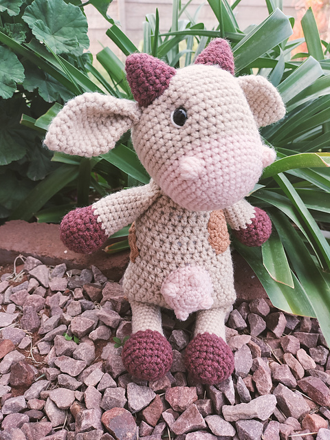 Ravelry: The farm cow pattern by Yarn over with Natasha Smuts