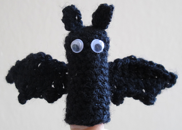 Ravelry: Bat finger puppet pattern by Victoria Hillon