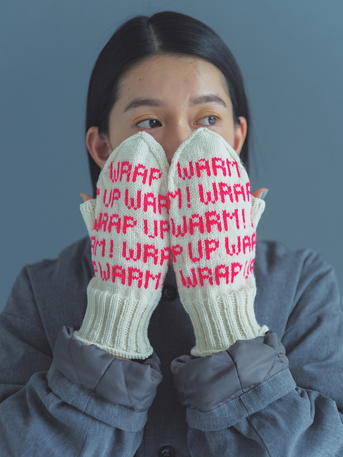 Ravelry: WRAP UP WARM !ミトン pattern by YOKOTA CO,.LTD. (DARUMA)