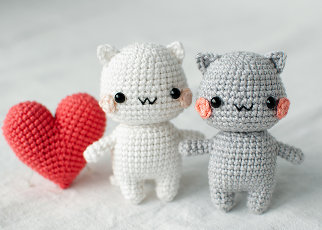 Ravelry: Peach and Goma Cats pattern by Natalia Anisimova