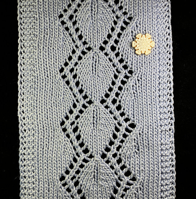 Ravelry: Florence's Diamond Scarf pattern by Vicki Monthei