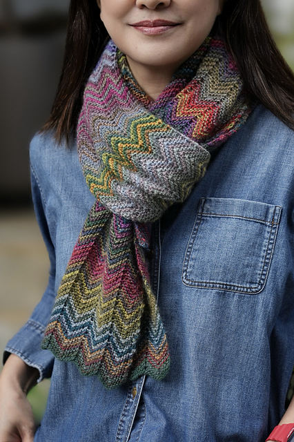 Ravelry: yvonnelinhk's ZickZack Scarf