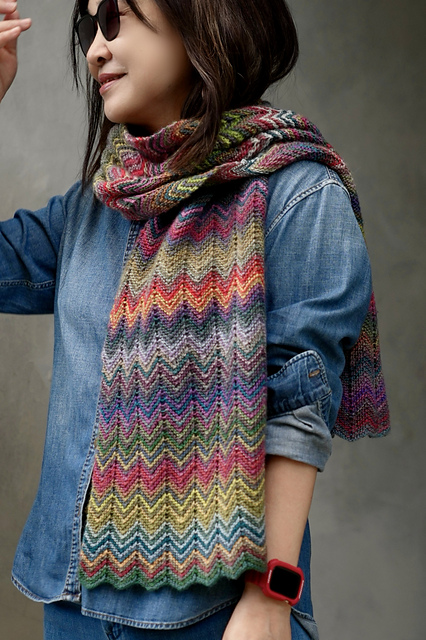 Ravelry: yvonnelinhk's ZickZack Scarf