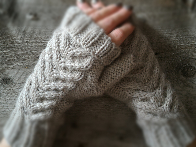 Ravelry: Moose Knuckle Fingerless Mitts pattern by YYC Knits