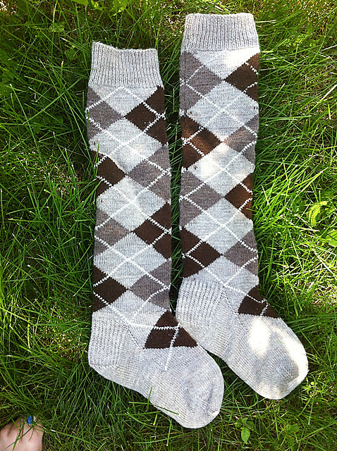 Ravelry: Argyle Knee Socks pattern by Patons
