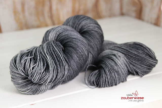 Ravelry: Zauberwiese Merino Light Fingering 530m