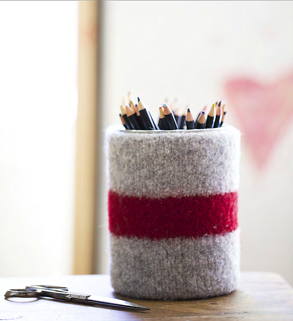 Ravelry: Oversize Pencil Holder pattern by Tamara Mello