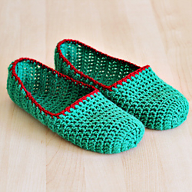 Ravelry: Slippers pattern by zoom yummy