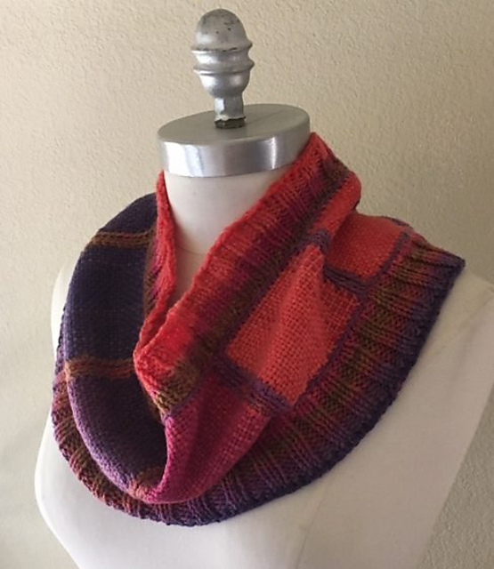 Ravelry: Hip to be Square Zoom Loom Cowl pattern by Lois Weaver
