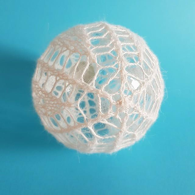 Ravelry: zozzy's Lace Christmas Balls
