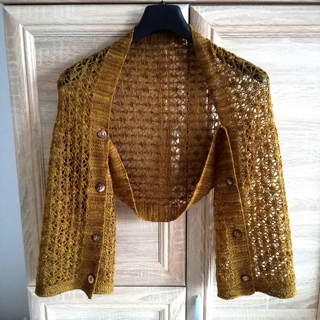 Ravelry: Pille shawl shrug poncho pattern by Zsuzsa Kovács